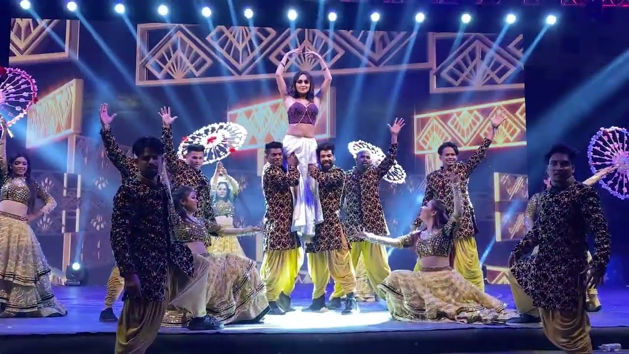 Tanya Sharma Dance Performance In Lucknow. - YouTube