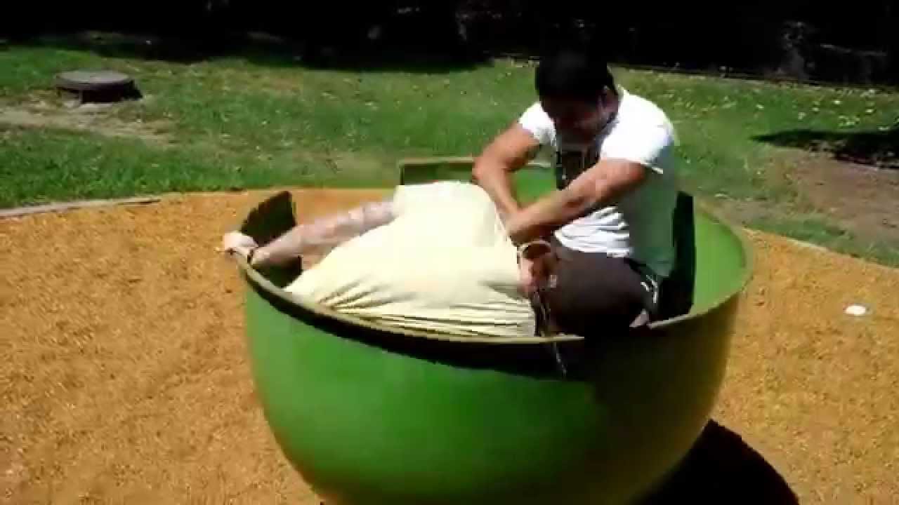 One of the last 'Spinny Things' in Sydney Australia. - YouTube