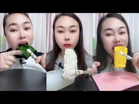 STICKY MATCHA, PASSIONFRUIT, & MILK POWDER ICE EATING ASMR - YouTube