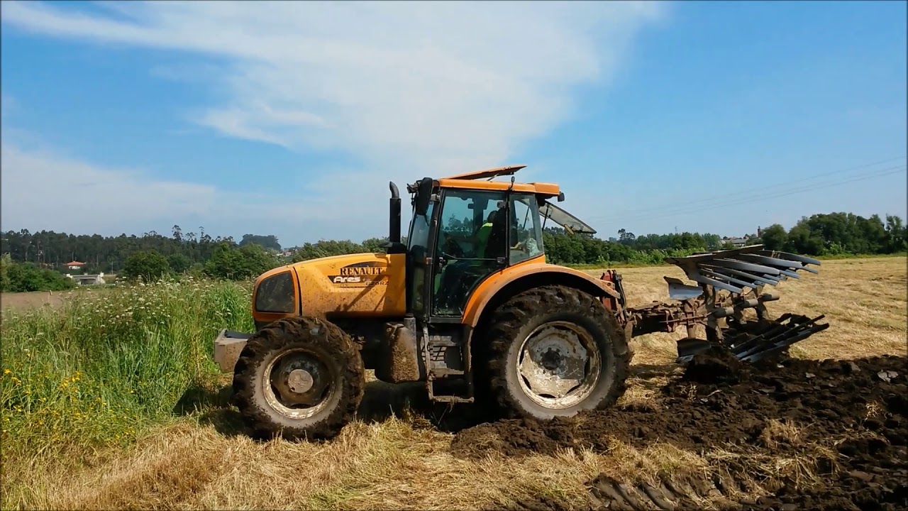 Renault Ares 826 RZ Ploughing / Lavrar / DIRTY BEAST!!! Barcelos ...