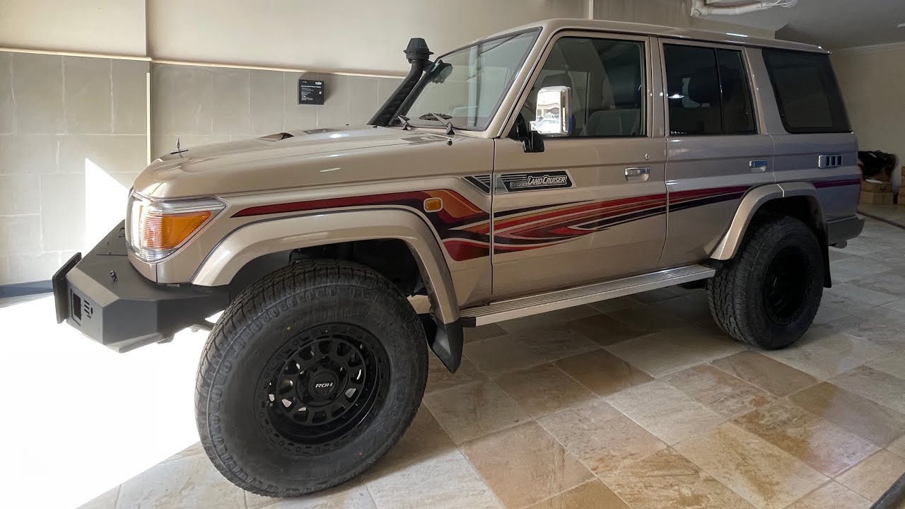 TOYOTA LC76 ON 33” TIRES, STOCK SUSPENSION, ROH ASSAULT WHEELS - YouTube