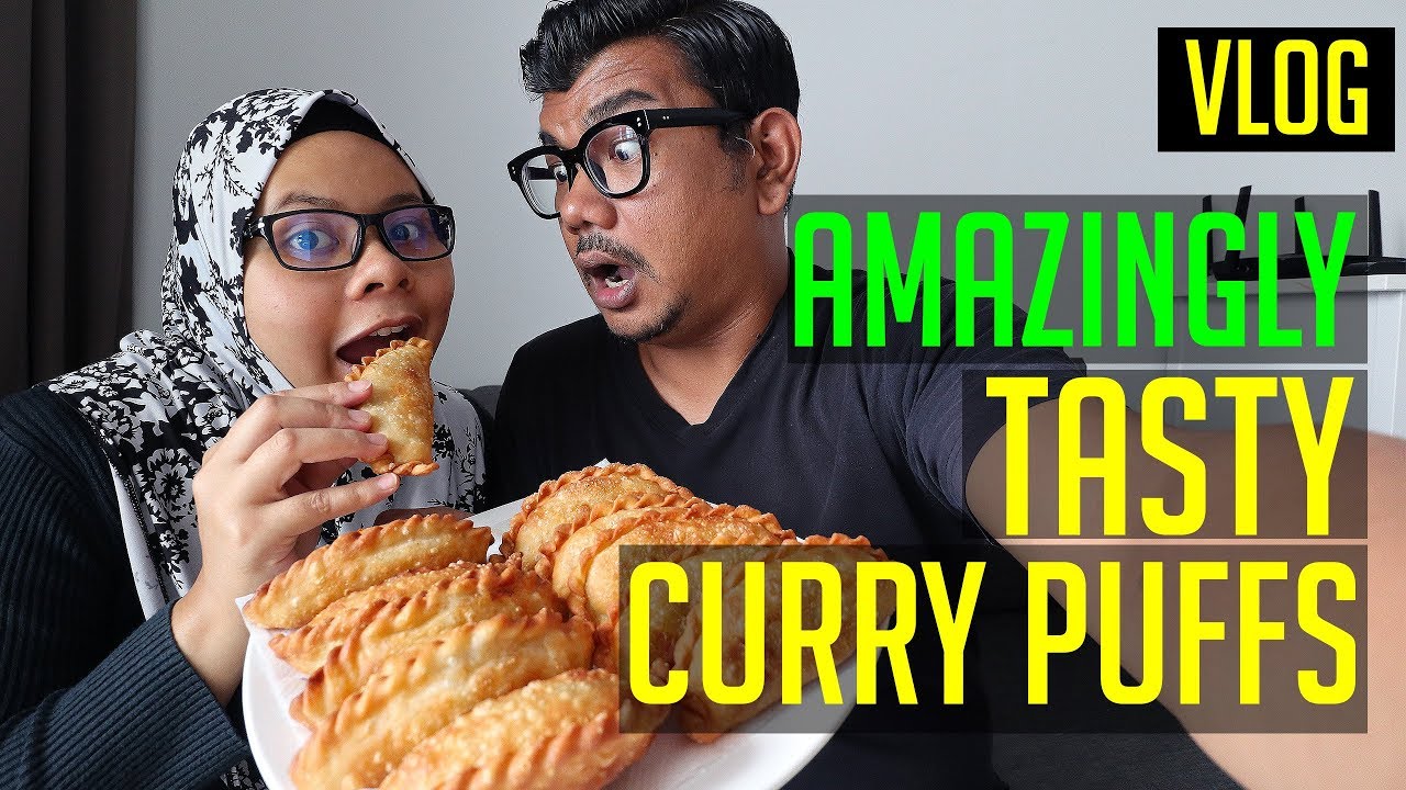 Singapore Halal Food | Amazingly Tasty Curry Puffs - YouTube