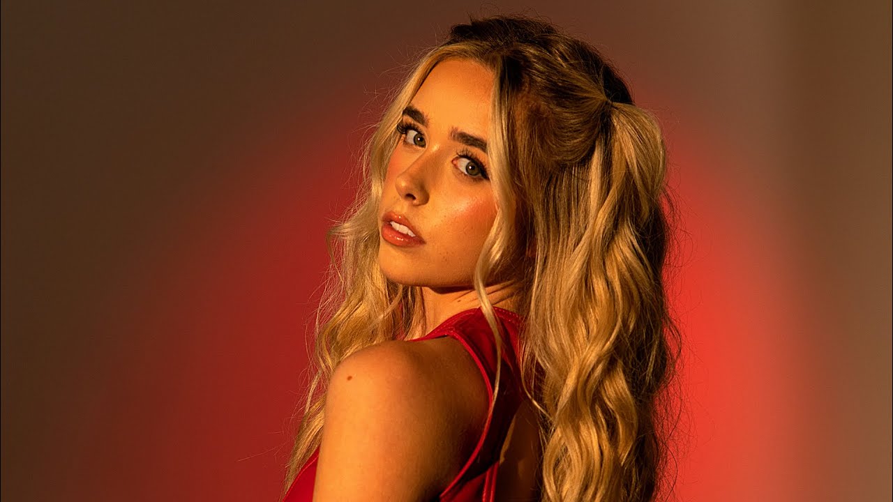 Jenna Davis - LUCKIER (Official Lyric Video) - YouTube