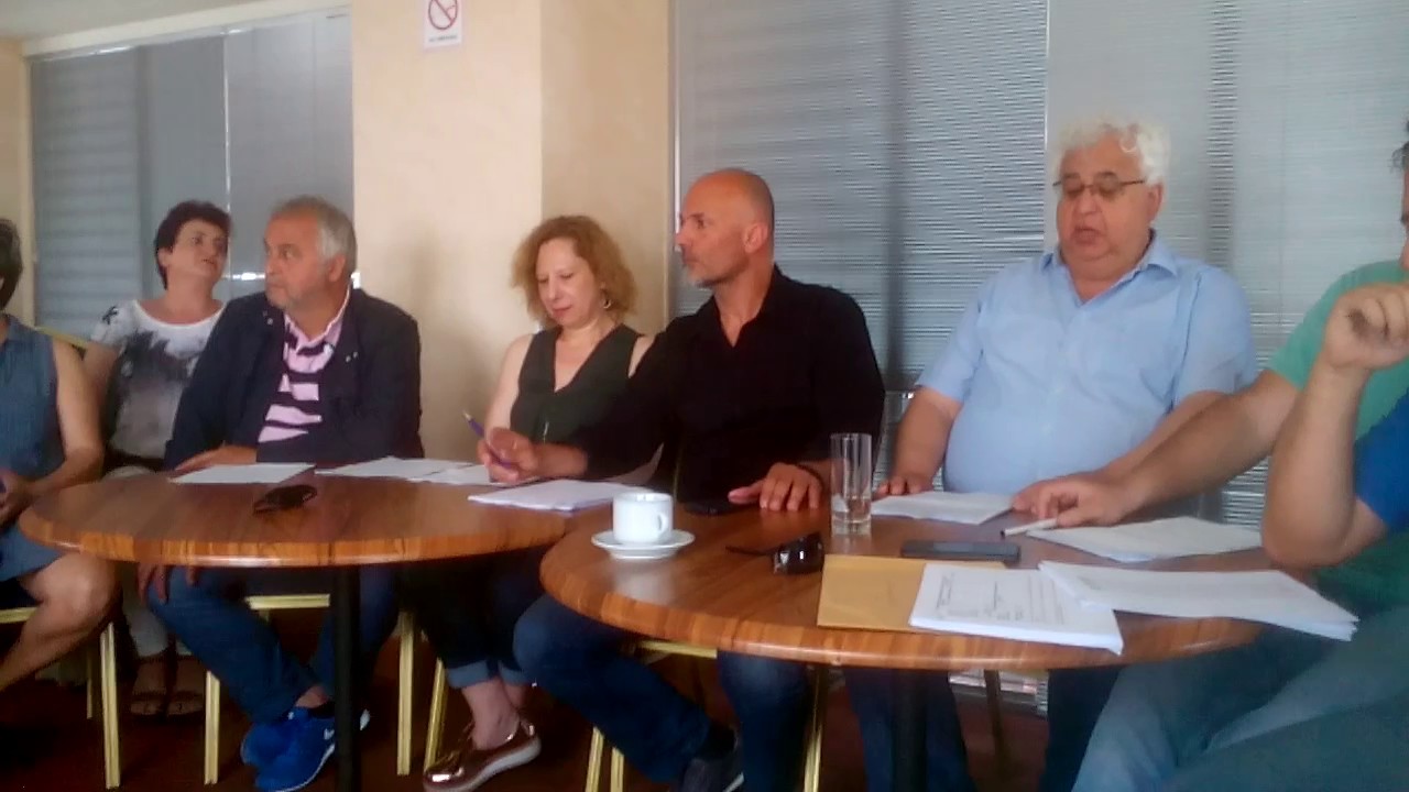 ΠΕΑ:Ωρα μηδεν στο μεταναστευτικο - YouTube