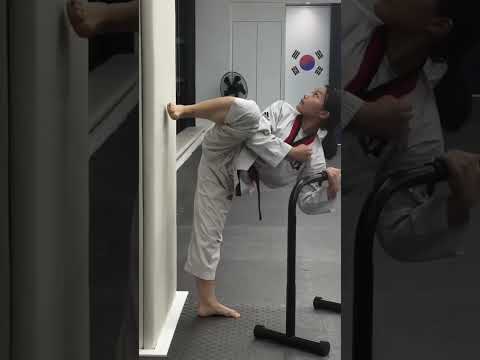 Korean Girls indoor Practice. #yoga #fitness #flexibility #shorts #yog