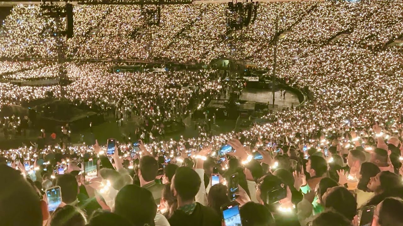 Coldplay - Yellow - Live at Los Angeles - 9/30/2023 - 4K - YouTube