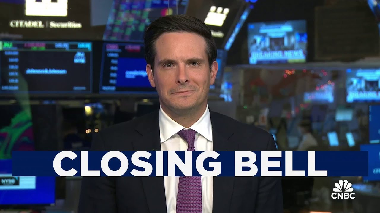 Strategas' Chris Verrone is charting the breakouts in Big Tech - YouTube