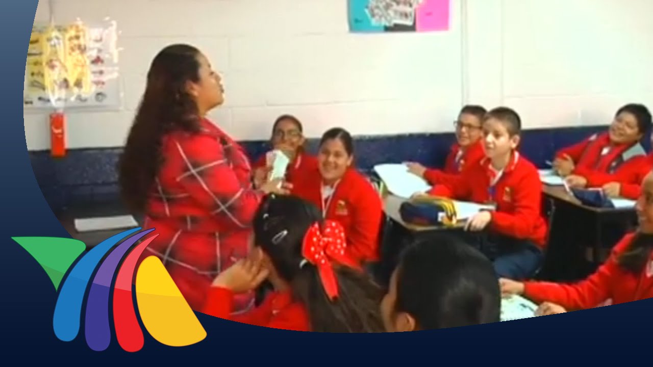 Alumnos del Plantel Azteca reciben bono educativo | Noticias - YouTube