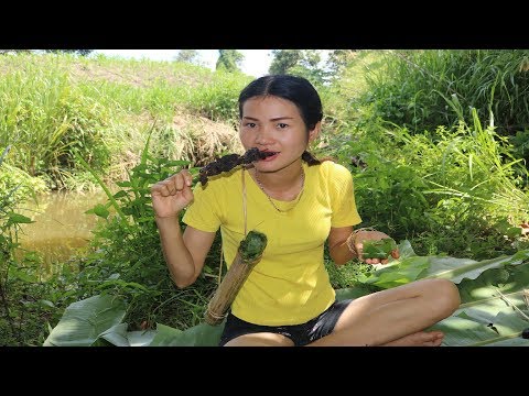 Primitive Technology - Roast Beef near Lake - Yummy Cooking