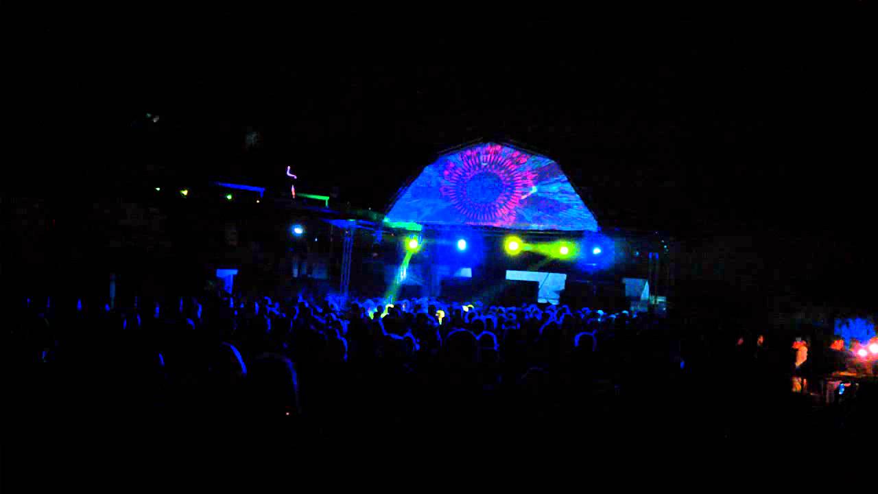 SPACE PIKNIK 2015 Cirkus Alien 3 - YouTube