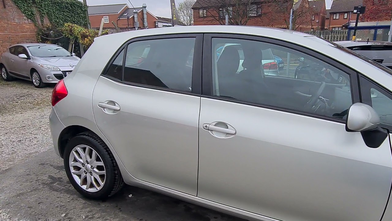 Toyota Auris Automatic - YouTube