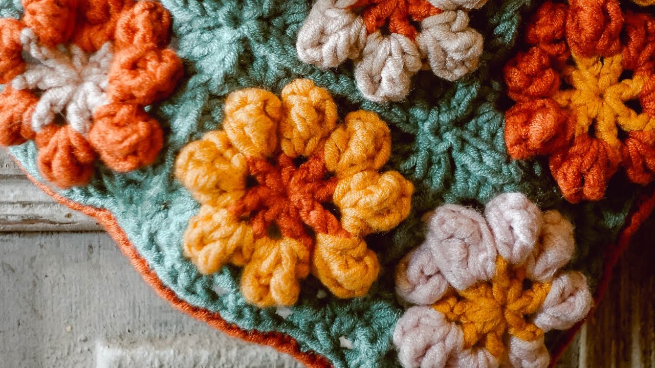 How to Crochet a Floral Granny Square (it's SOOOOO much fun)! 🍁🍂🌰 - YouTube