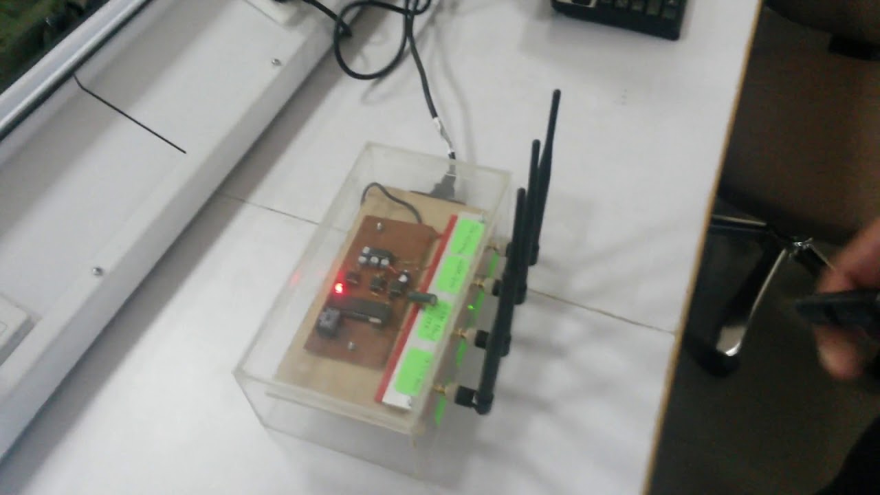 Quad Band Mobile Phone Jammer - YouTube