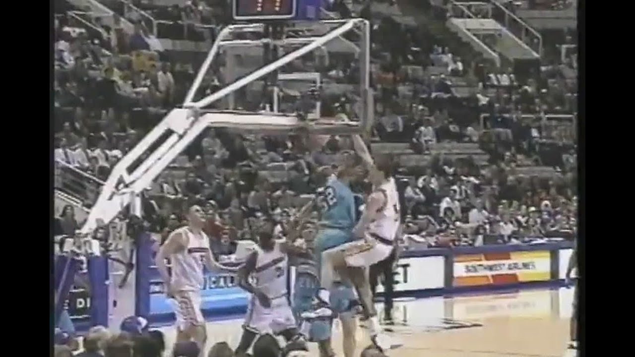 DeClercq DUNKS On Eric Mobley (1997) - YouTube