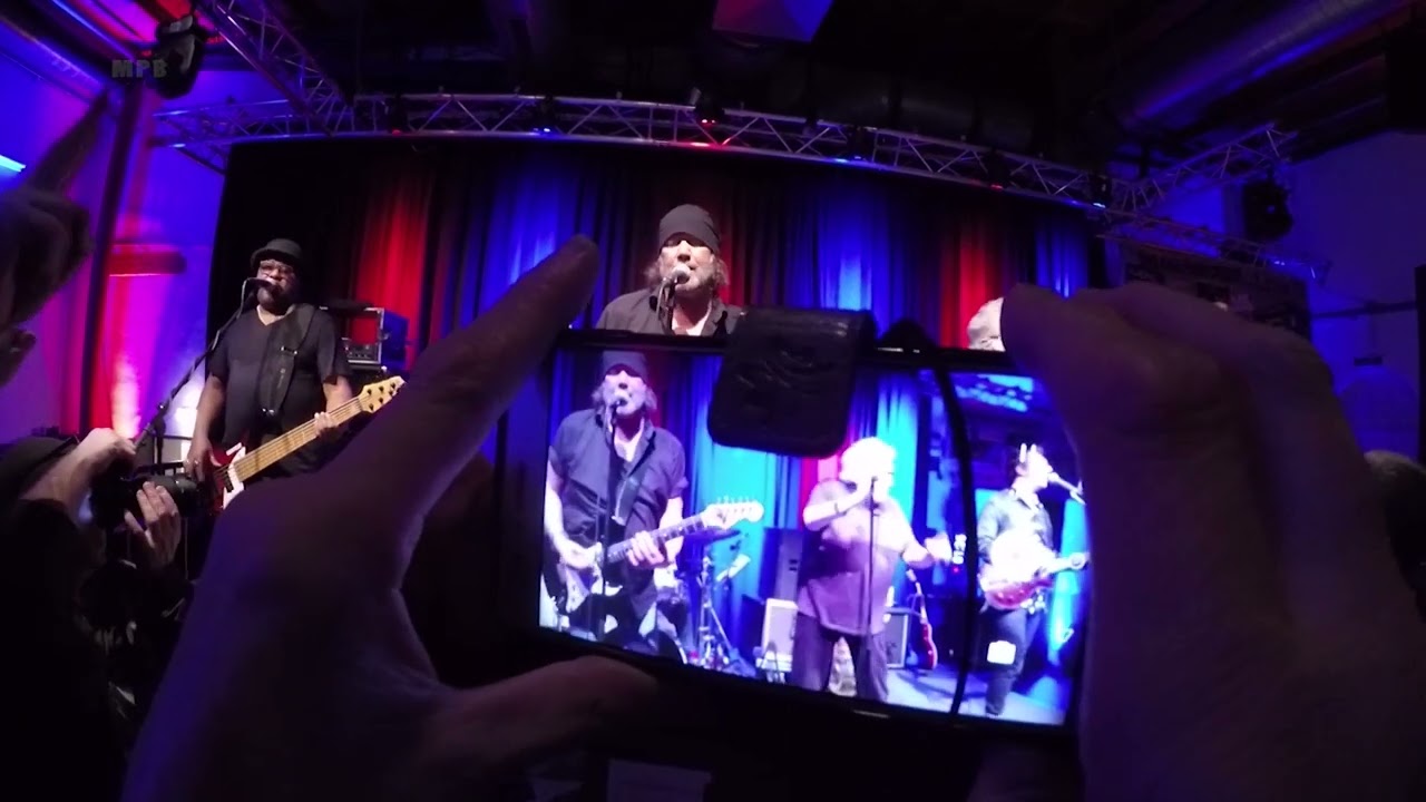 Chris Farlow & Hamburg Blues Band - Out of time - YouTube