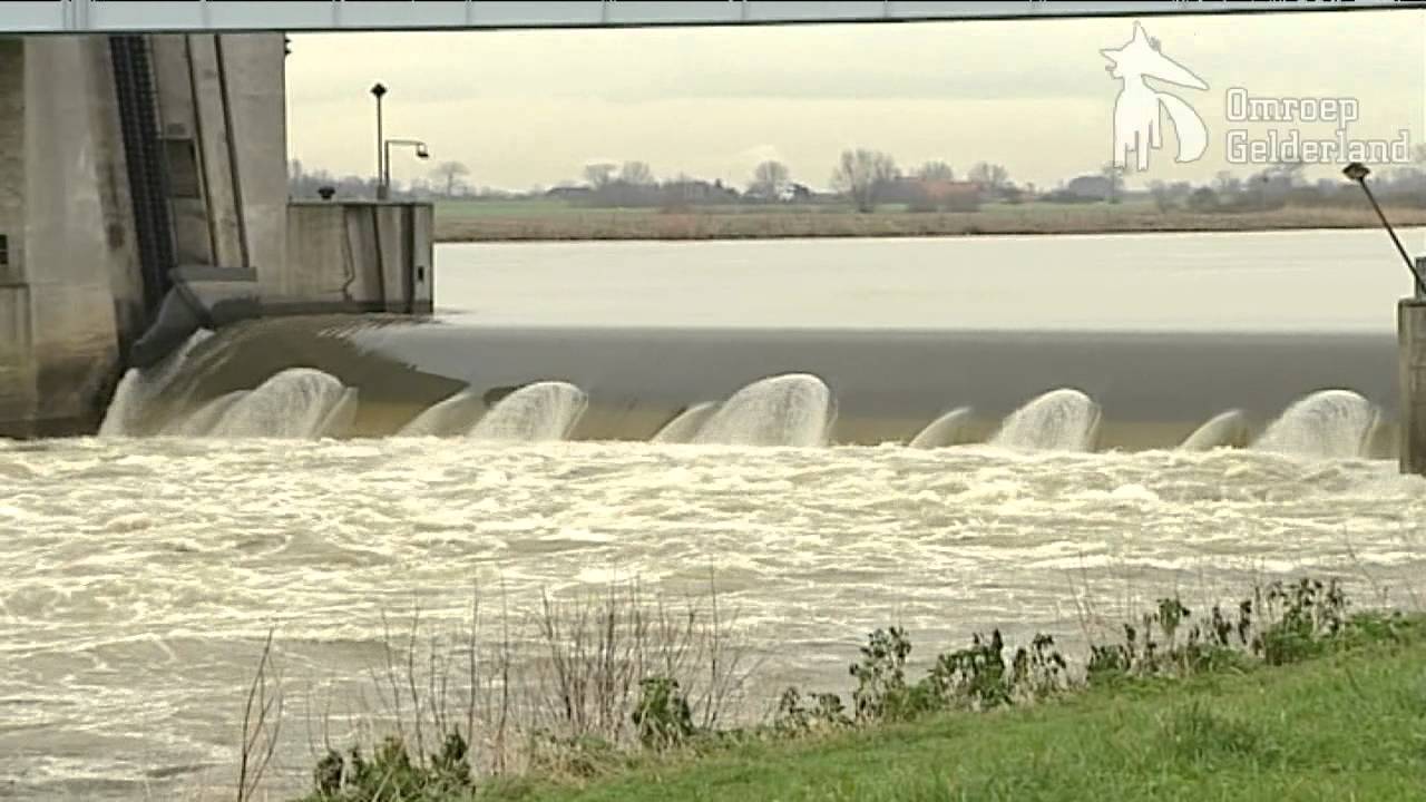 Stuw bij Lith moet mogelijk open - YouTube