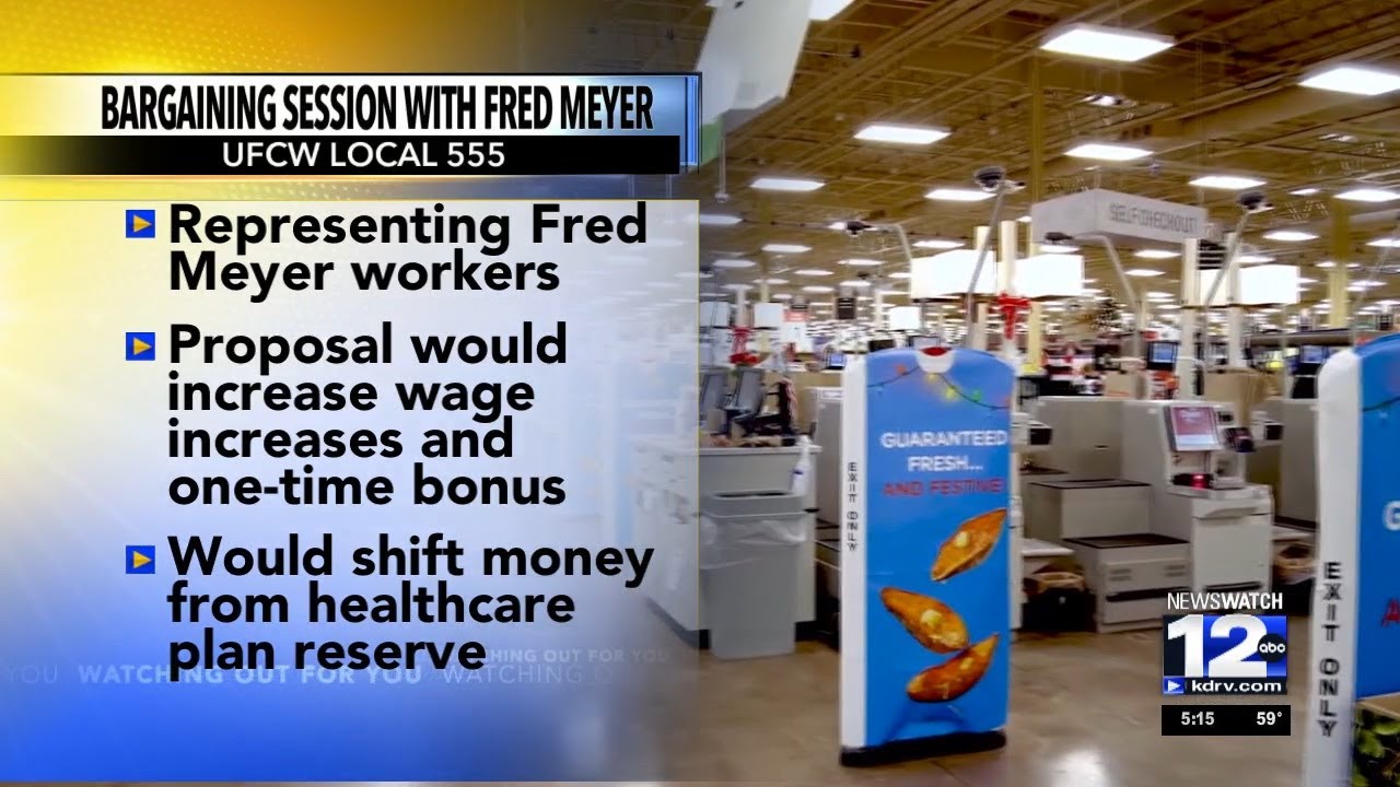 Local 555 continues negotiations with Fred Meyer - YouTube