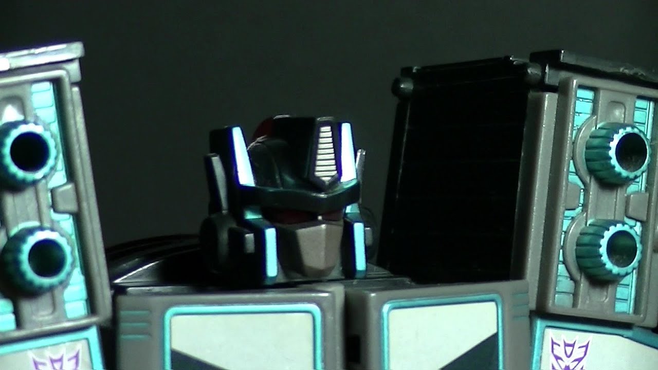 Transformers Robots In Disguise: Ultra Class Scourge Review - YouTube