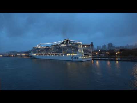 dag 1 Santos vervolg. Schepen varen elkaar voorbij. (Indrukwekkend)