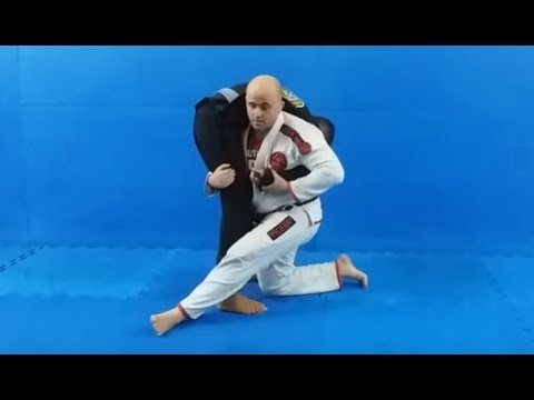 JIU-JITSU. KATA-GURUMA enrolando o braço do adversário! - YouTube