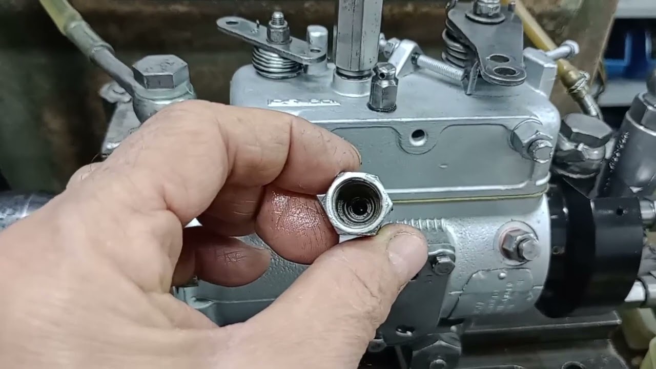 Bomba injetora Trator MF 292 - YouTube