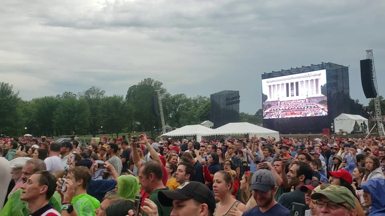 Air Force B-2 and F-22 flyover July 4th 2019 Salute to America - YouTube
