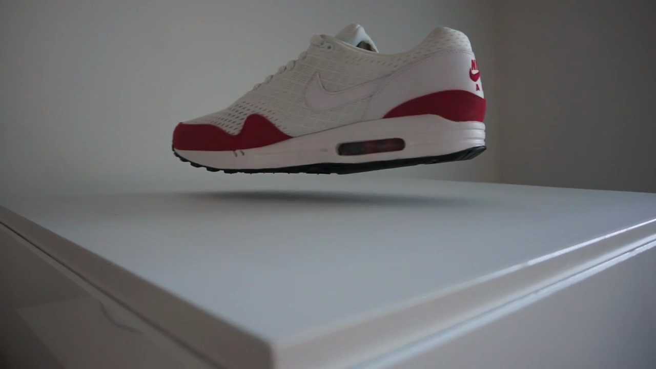 Floating Nike Shoe - YouTube