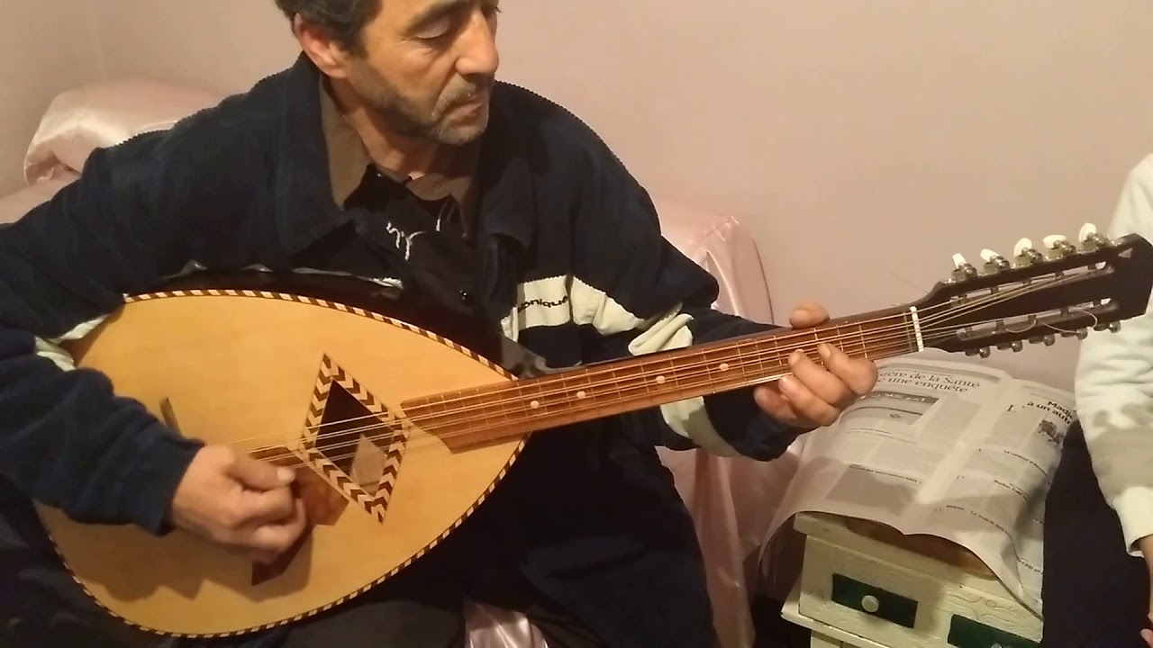 Un pure morceau de mandole kabyle - YouTube