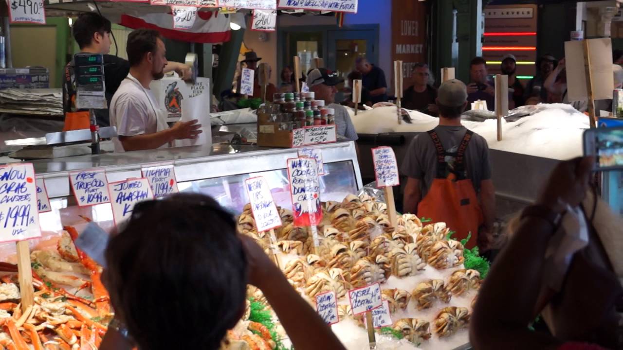 Fish Throwing, Pike Place Market, Seattle - YouTube