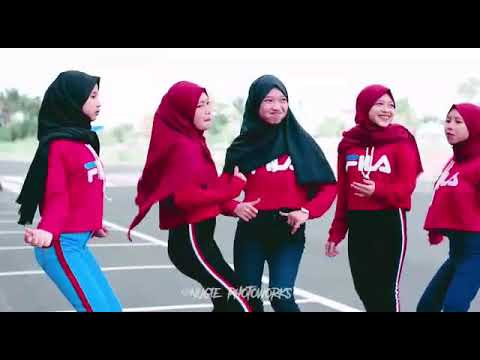 #story23 cewek cantik joget. Bohay