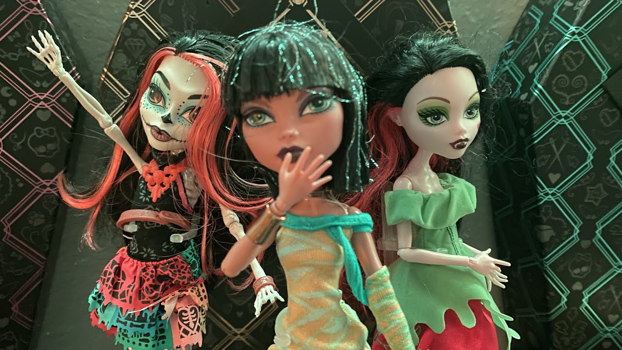 FREE MONSTER HIGH LOT( Includes rare dolls) - YouTube
