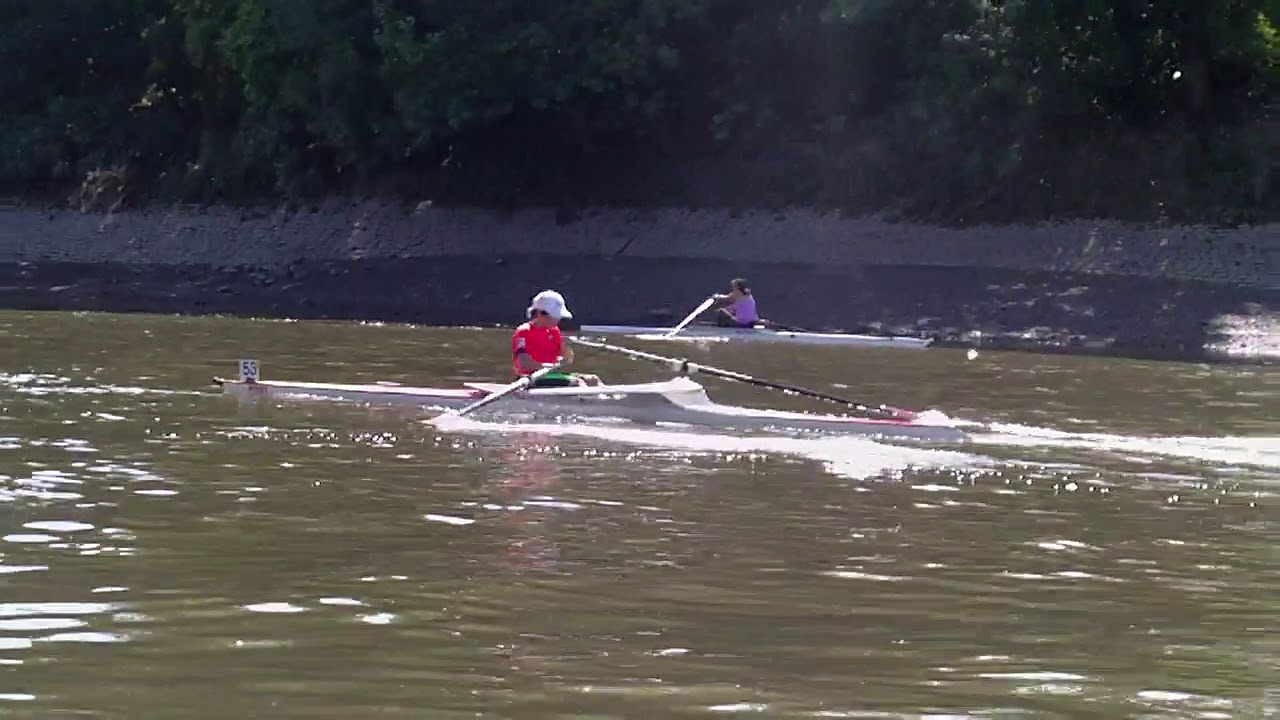 sculling courses at Tideway Scullers School - YouTube