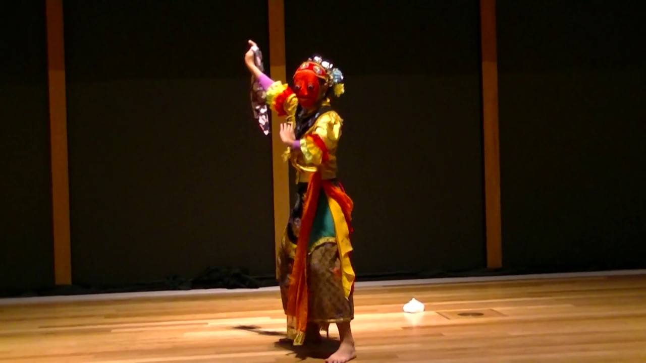 Tari Topeng Betawi - Mask Dance #7 by Vila Sudarjanto - YouTube