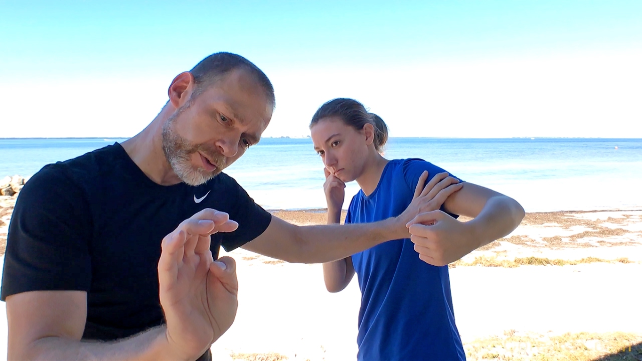 How to Defend Hook to Head and Control with Wrist Locks - YouTube