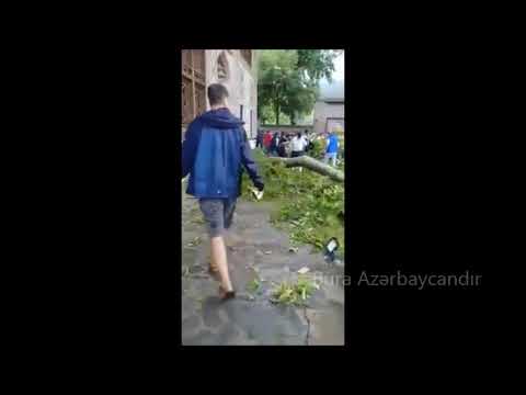 Şəkidə ağacın budağı 19 nəfəri yaraladı. 19 туристов ранено в Шеки (Азербайджан)