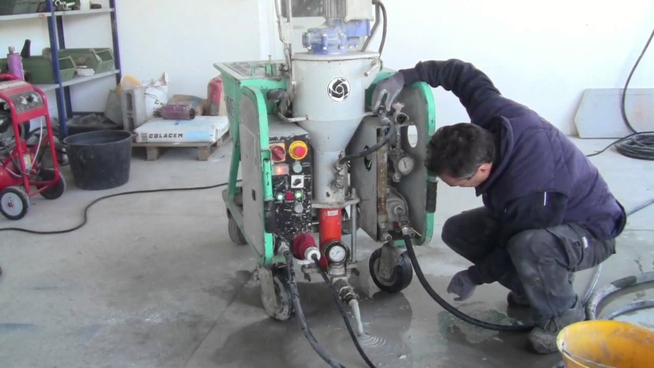 Koine 4 Masina de tencuit fabricata de IMER Group - YouTube