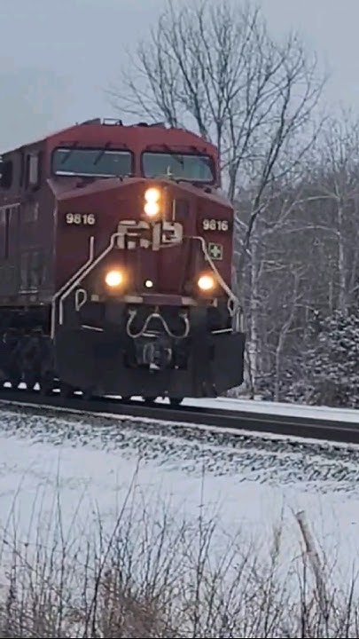 CP 9816 Rolling & Shaking Through Medonte - YouTube
