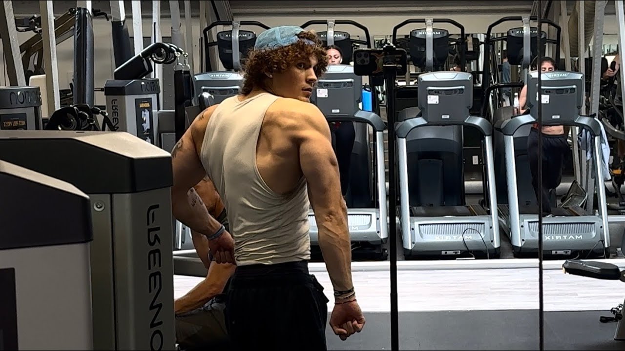 Back | stomach started bugging :/ | - YouTube