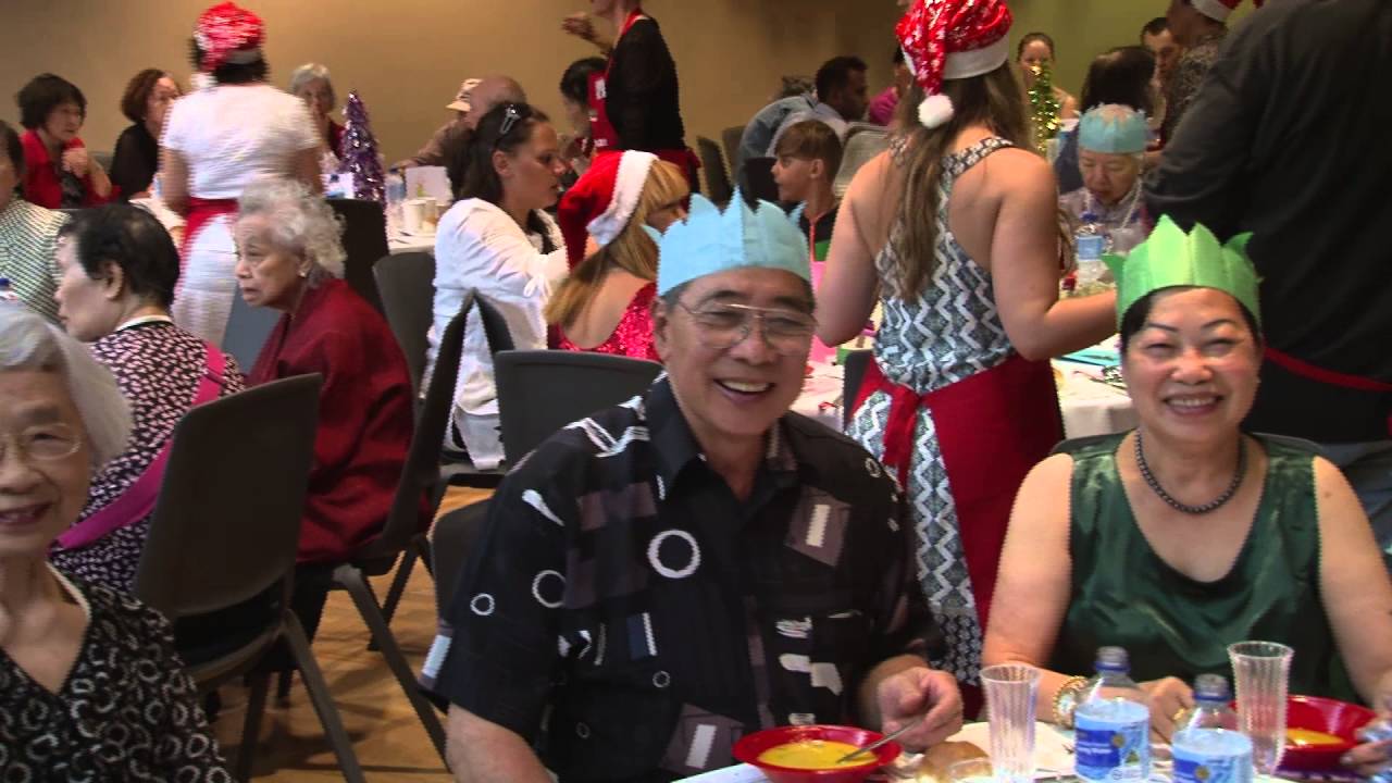 Prahran Mission Christmas Day Lunch 2015 - YouTube