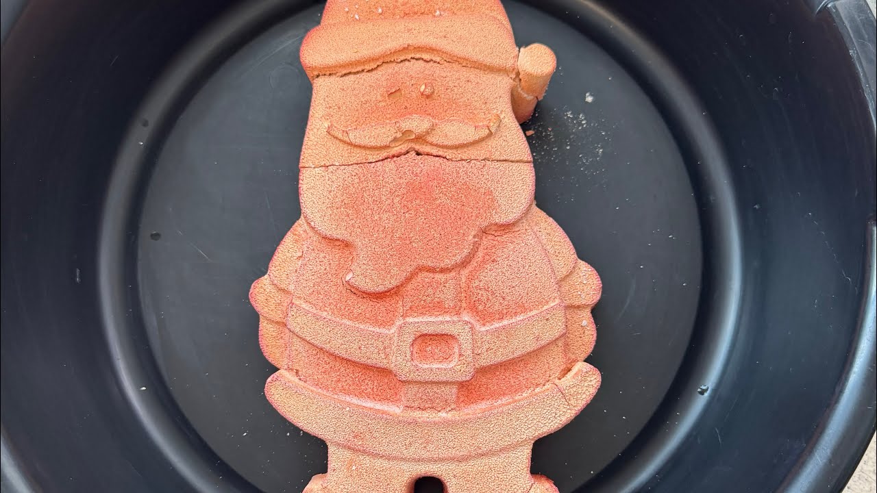 Santa Claus Crush #gymchalk #oddlysatisfying #gymchalkreforms - YouTube
