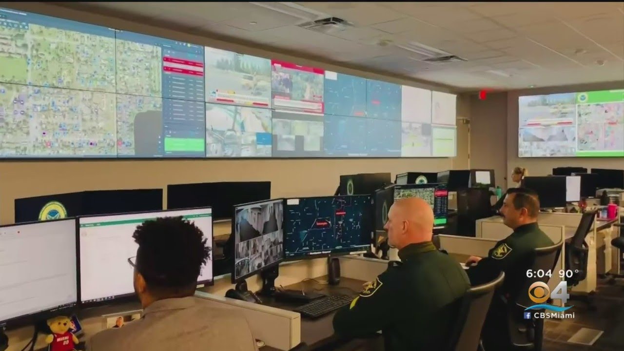 An inside look at BSO's "Real Time Crime Center" - YouTube