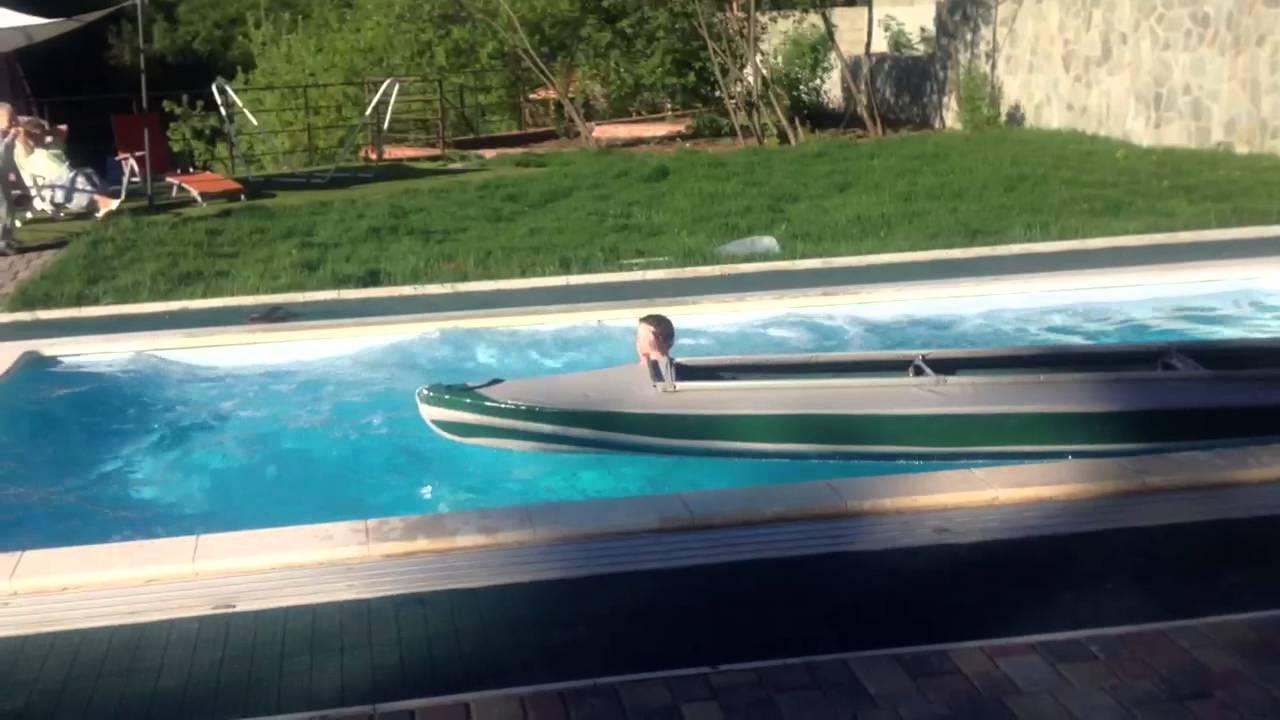 Canoe's in the pool - YouTube