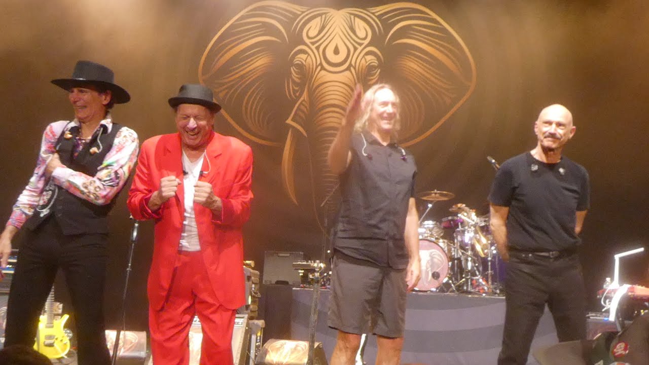 BEAT (Adrian Belew-Steve Vai-Tony Levin-Danny Carey) - FULL SHOW@Red ...