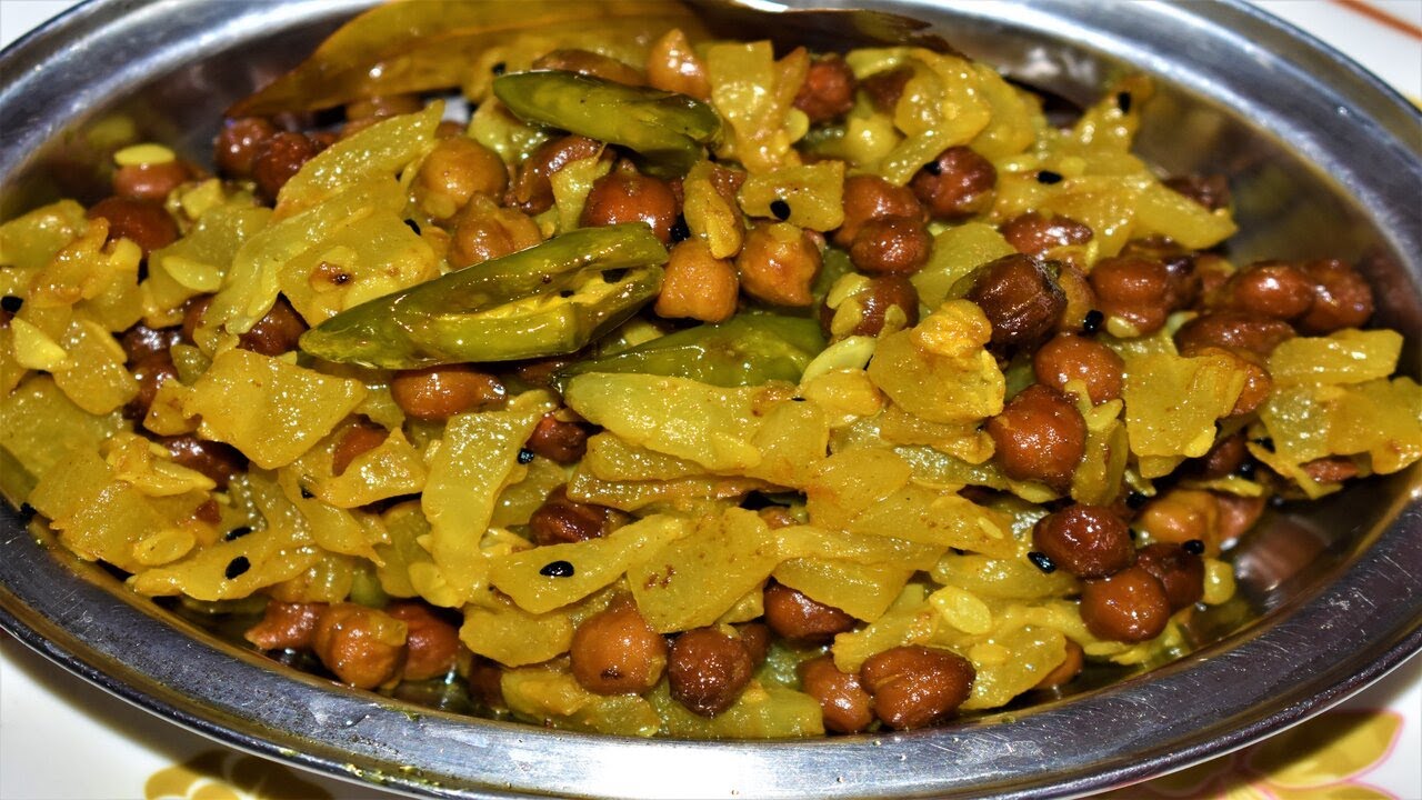 BENGALI RECIPE | CHAL KUMRO / ASH GOURD RECIPE WITH CHANA - YouTube