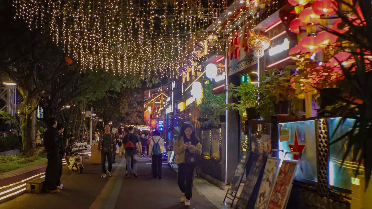 China City Walk | Chengdu | 漫步成都九眼桥酒吧街 | Jiuyanqiao Bar Street - YouTube