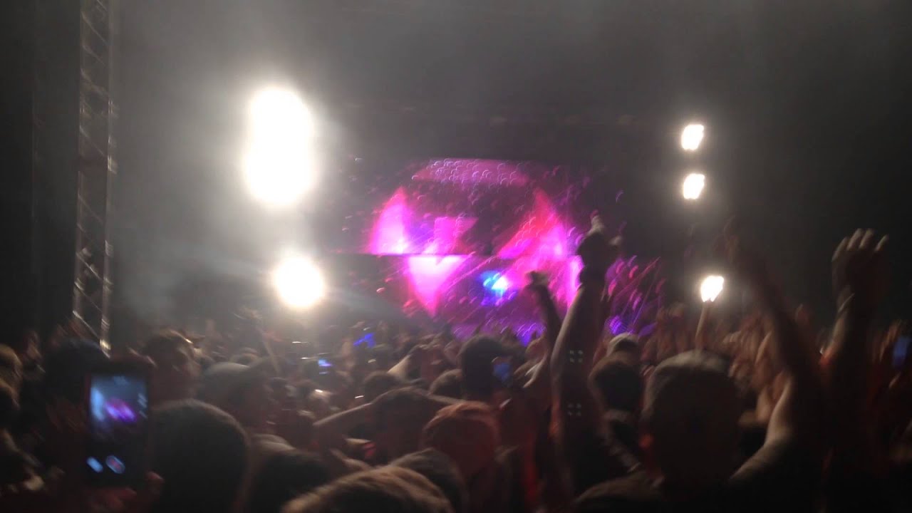 Stay the Night - Zedd at Syracuse University (Block Party 2014) - YouTube