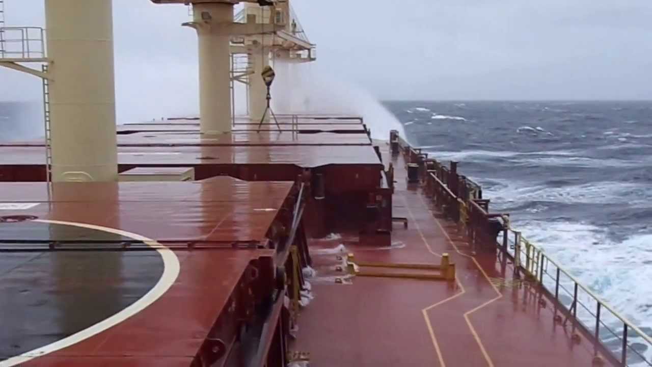 M.V.CLIPPER VALOUR AT PACIFIC OCEAN - YouTube