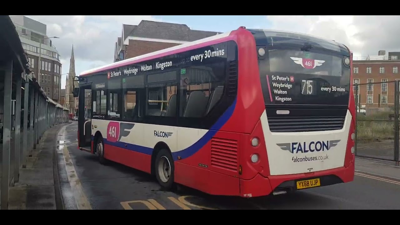 Here is the 715 bus in Guildford with the 461 livery - YouTube