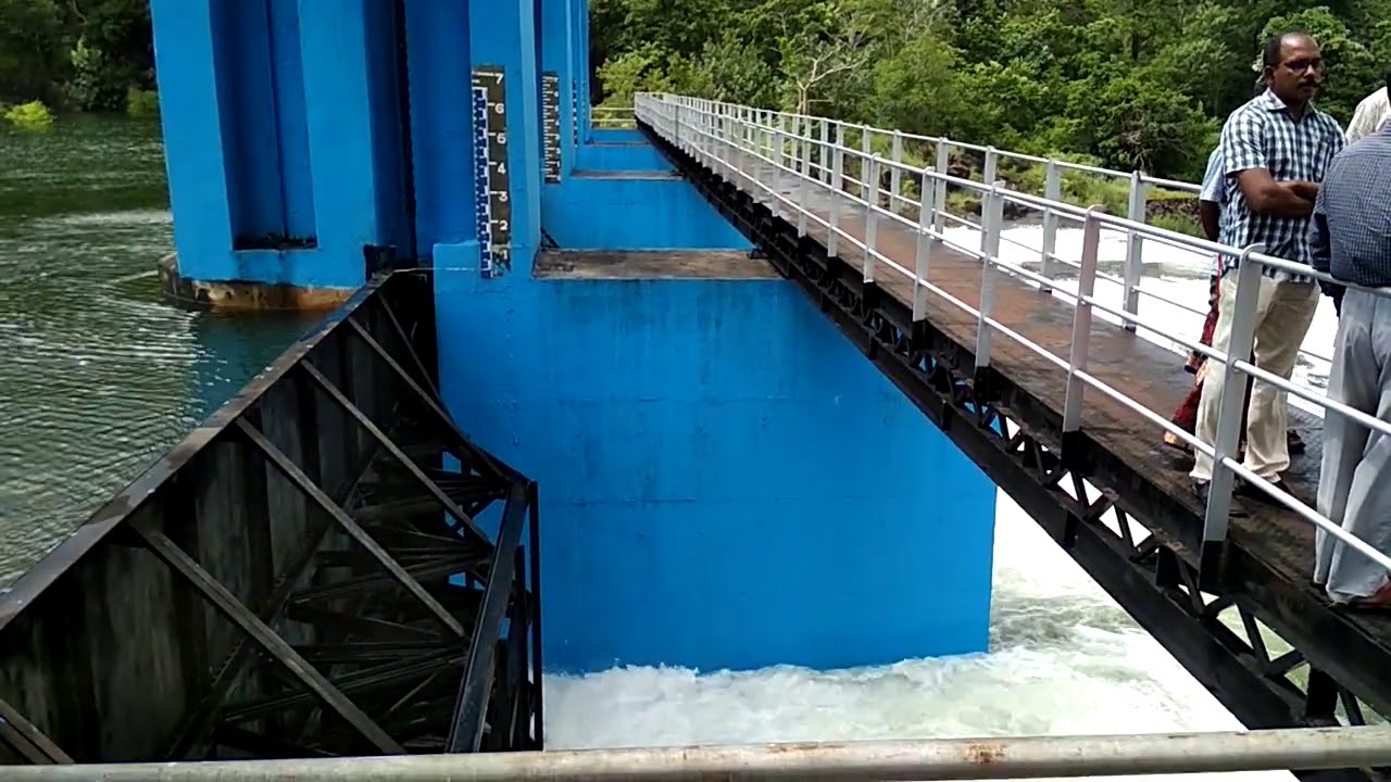 Perunchani dam shutter opening Aug 2018 - YouTube