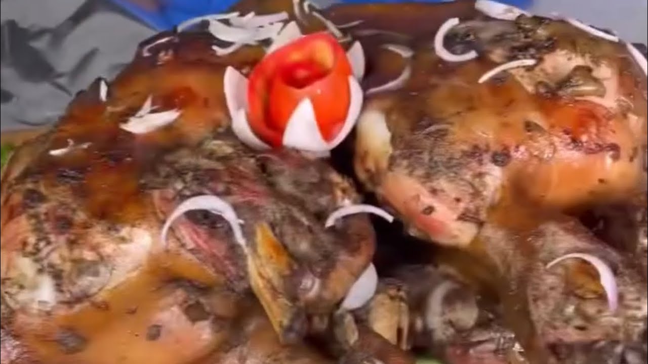 Le méchoui de porc ️🇨🇲 - YouTube